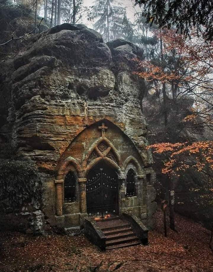 Jigsaw Puzzle | Church | 12 pieces | Jigidi