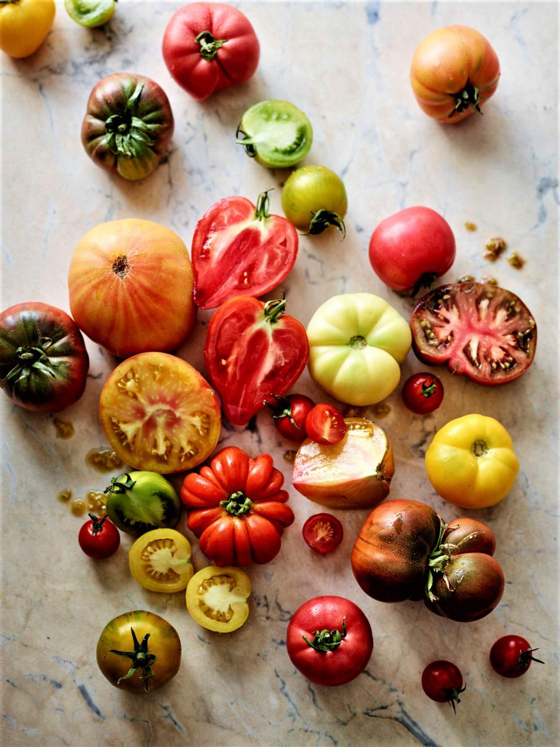Solve TOMATOES jigsaw puzzle online with 130 pieces