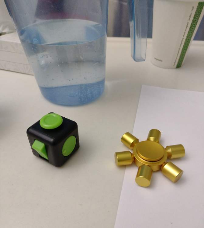 Solve Fidget spinner and fidget cube (in hospital) (12 / 12) jigsaw ...