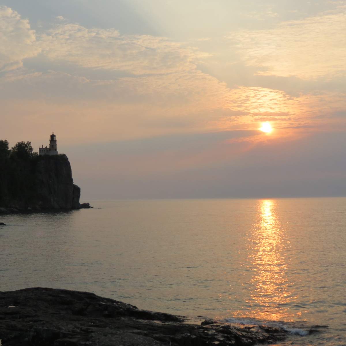 Solve Waiting for the sunrise Split Rock Lighthouse jigsaw puzzle ...