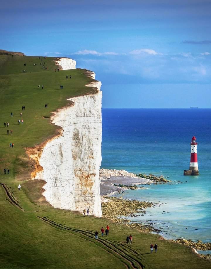 Solve Beachy head jigsaw puzzle online with 30 pieces