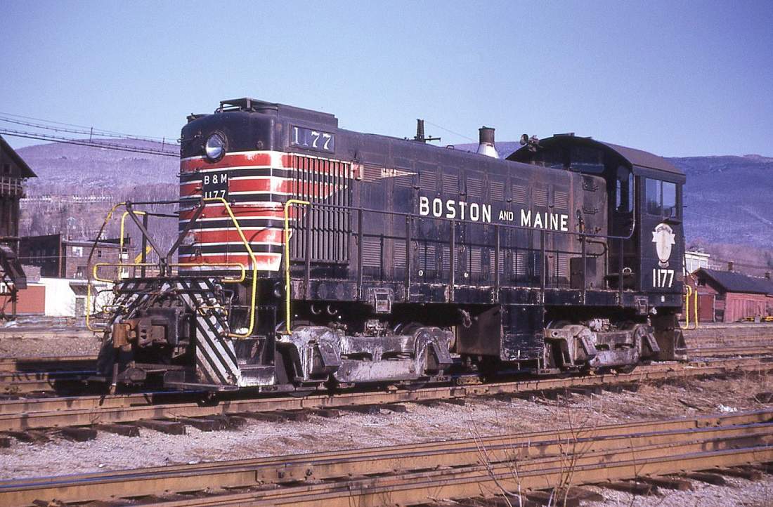 Solve Alco S3 B&M 1177 jigsaw puzzle online with 150 pieces