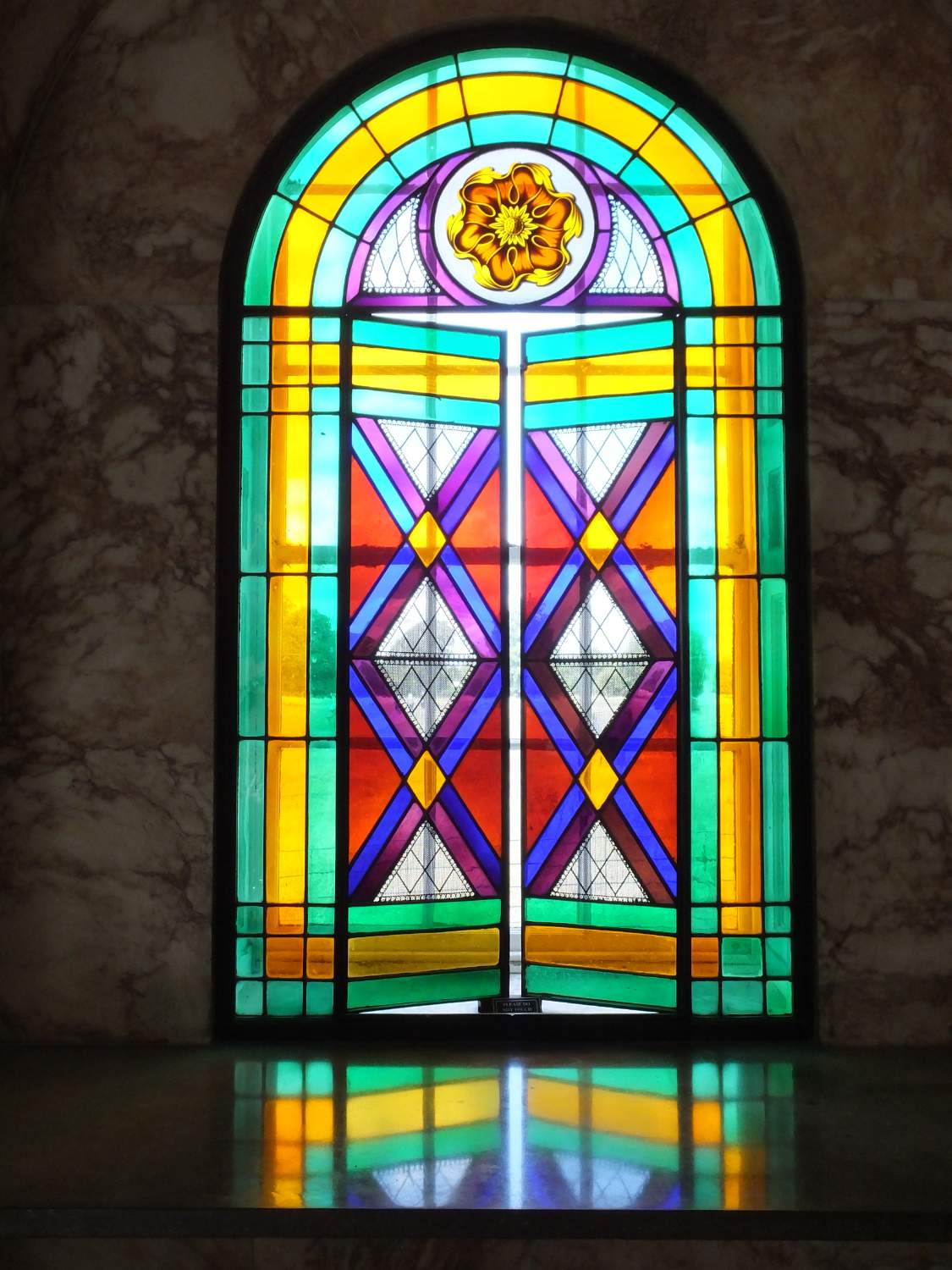 Solve Stained Glass Window jigsaw puzzle online with 108 pieces