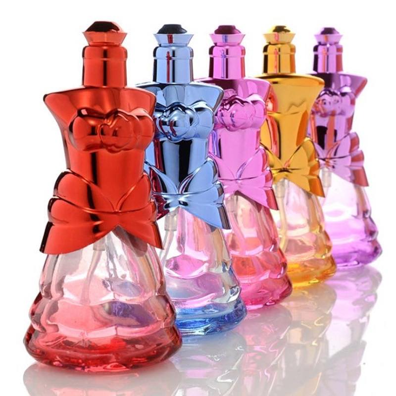Solve Pretty Perfume Atomizers jigsaw puzzle online with 36 pieces