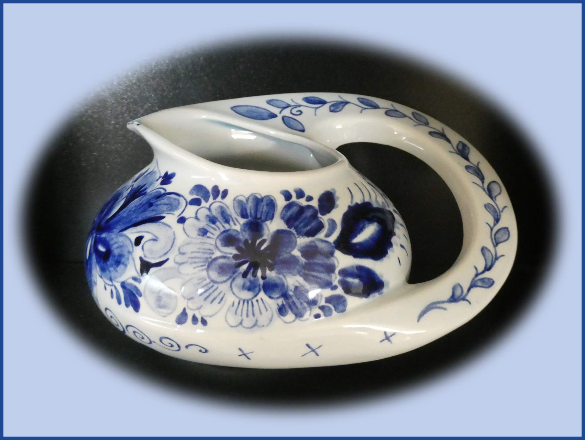 Solve Delfs blauw melkpotje. Delft blue milk pot. jigsaw puzzle online ...