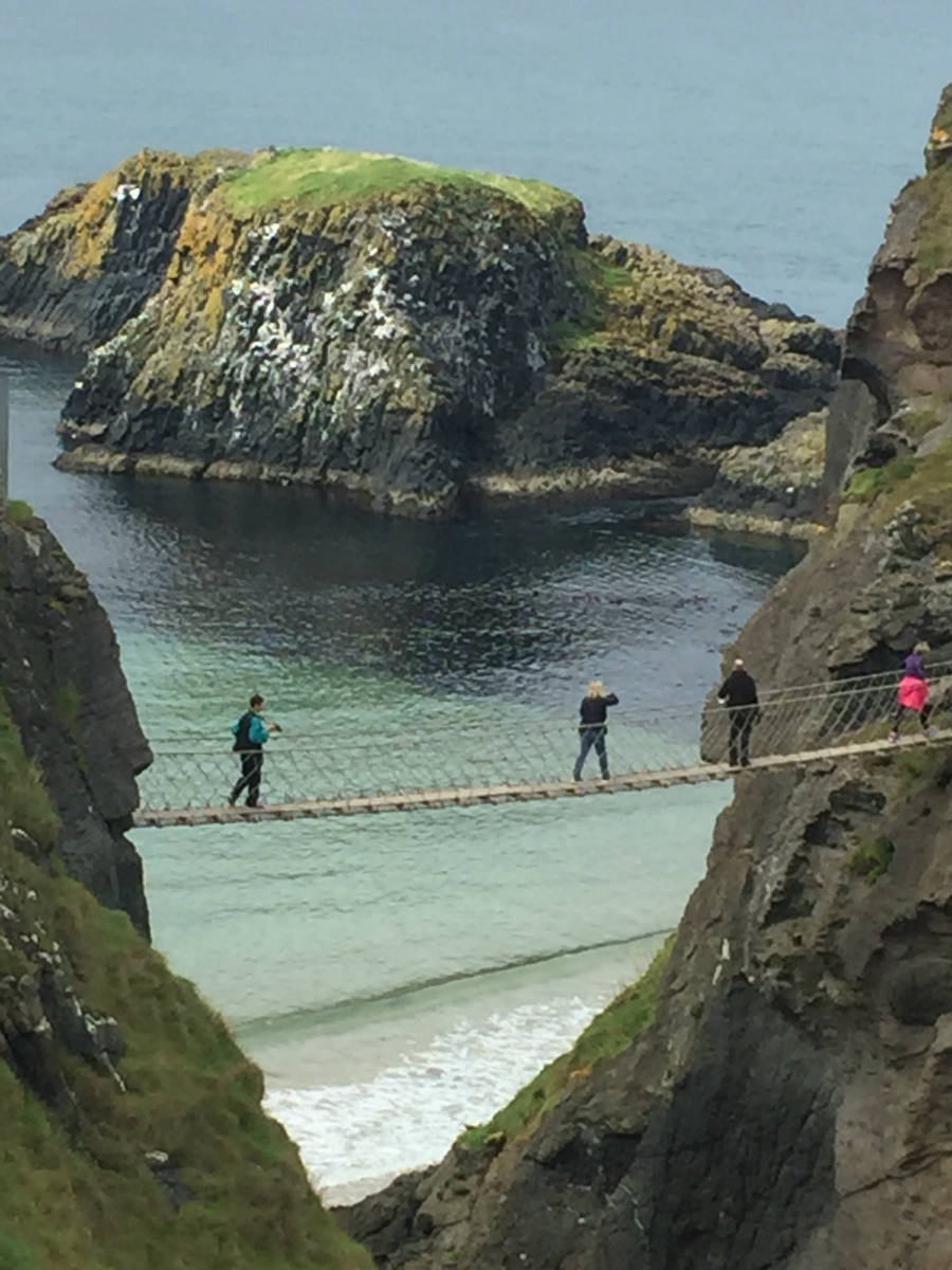 Solve Carrick-a-Rede Rope Bridge jigsaw puzzle online with 192 pieces