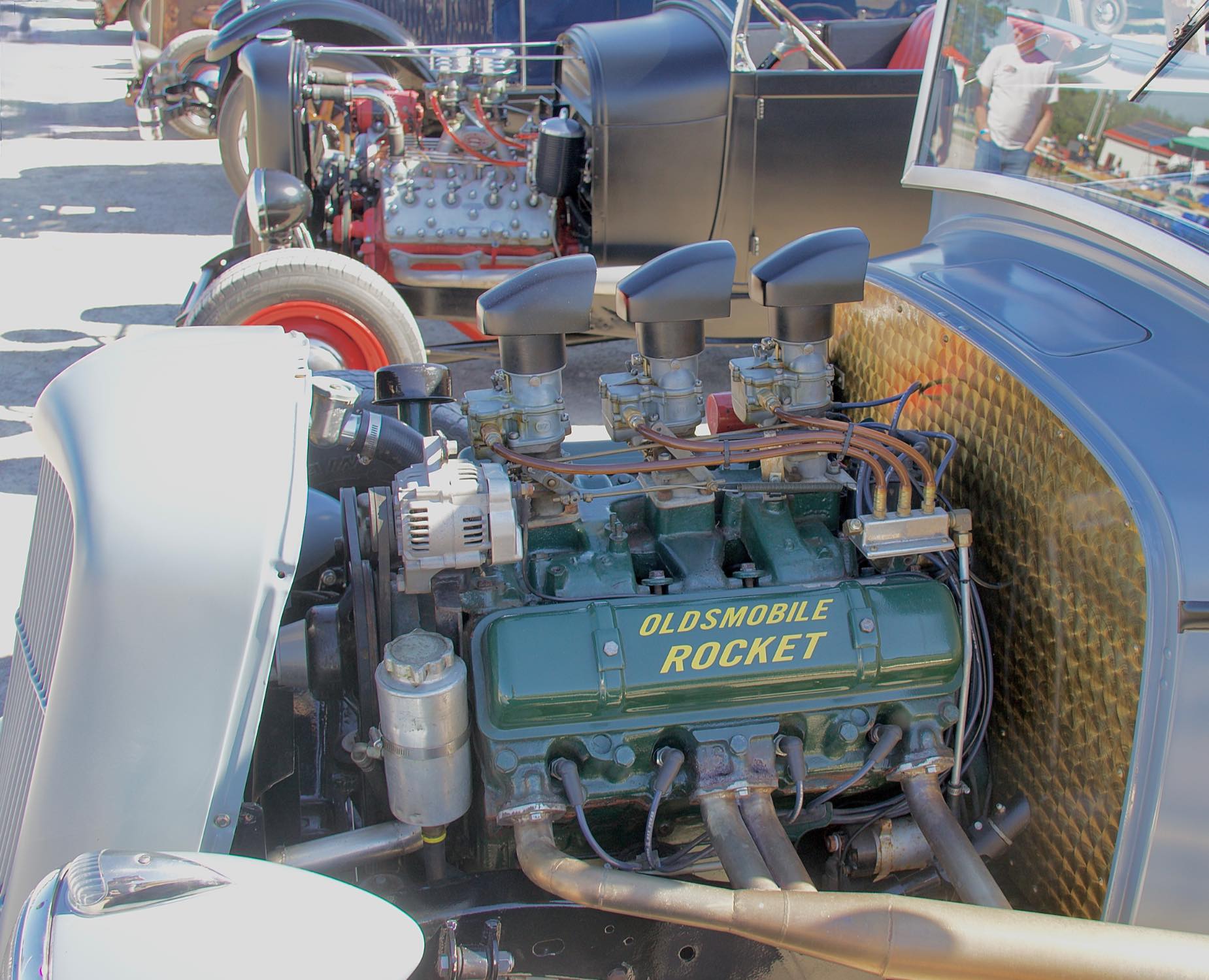 Solve Olds Rocket jigsaw puzzle online with 598 pieces