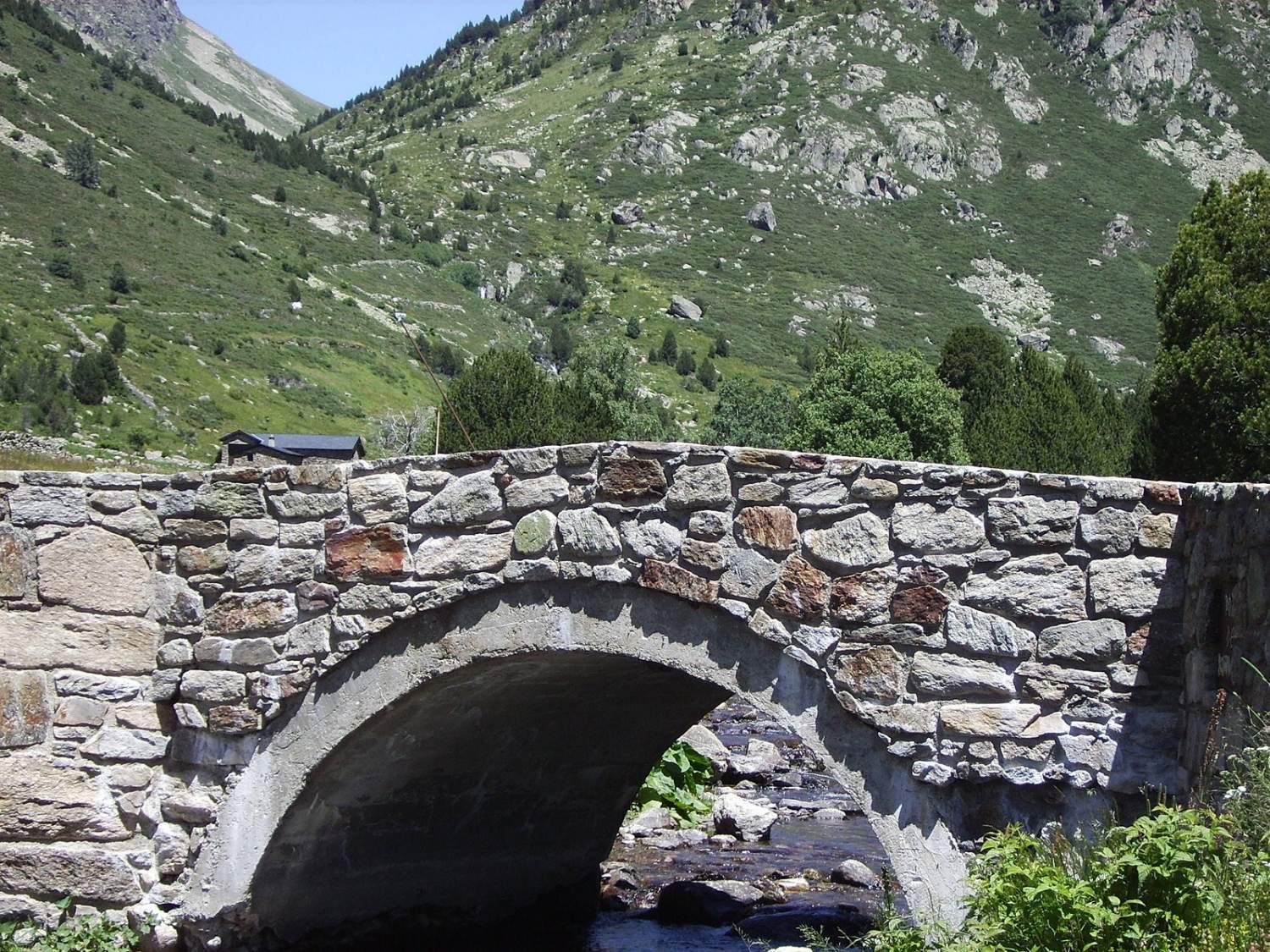 Solve old bridge jigsaw puzzle online with 63 pieces