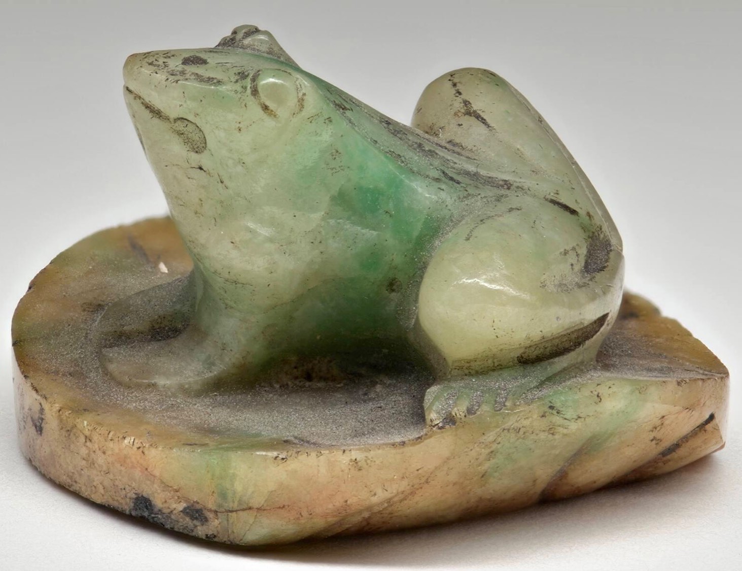 Solve 19th Century Jade Frog, China jigsaw puzzle online with 63 pieces
