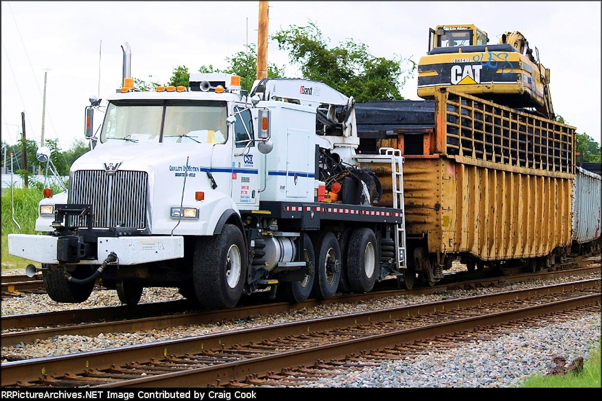 Solve RoadRailer MOW jigsaw puzzle online with 176 pieces