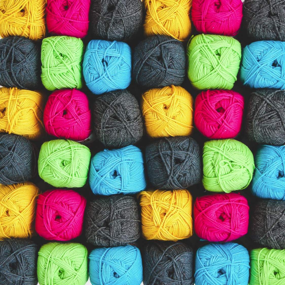 Solve Yarn #4 jigsaw puzzle online with 81 pieces