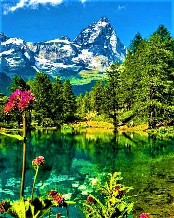 Solve Landscape jigsaw puzzle online with 63 pieces