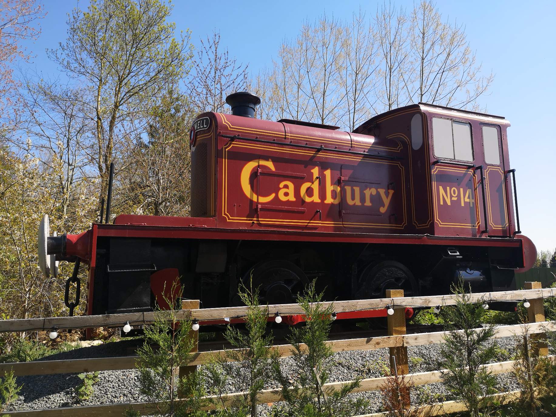 Solve Hudswell Clarke 0-4-0DM, Cadbury 14, on static display at ...