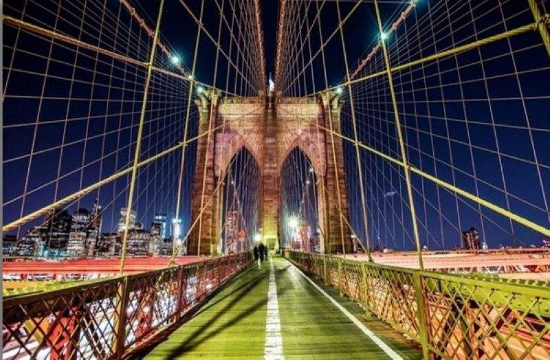 Solve Brooklyn Bridge NYC jigsaw puzzle online with 96 pieces