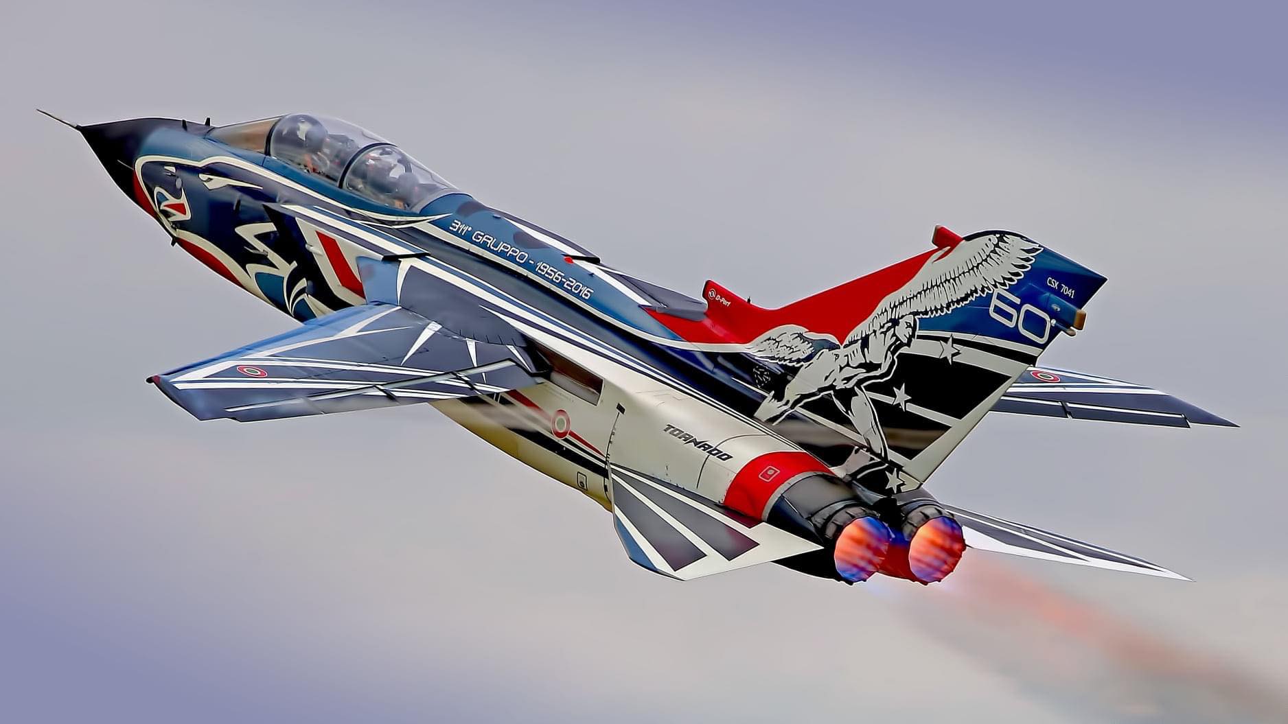 Solve Colorful Italian Tornado. jigsaw puzzle online with 144 pieces