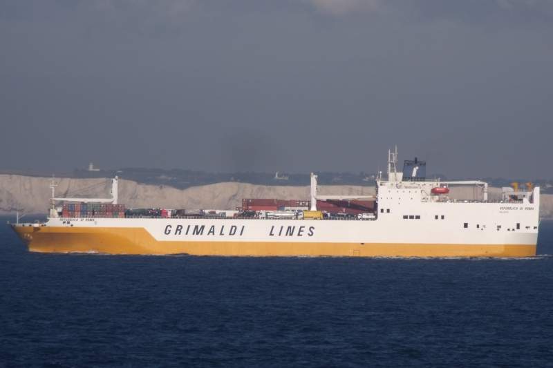 Solve Repubblica di Roma jigsaw puzzle online with 24 pieces