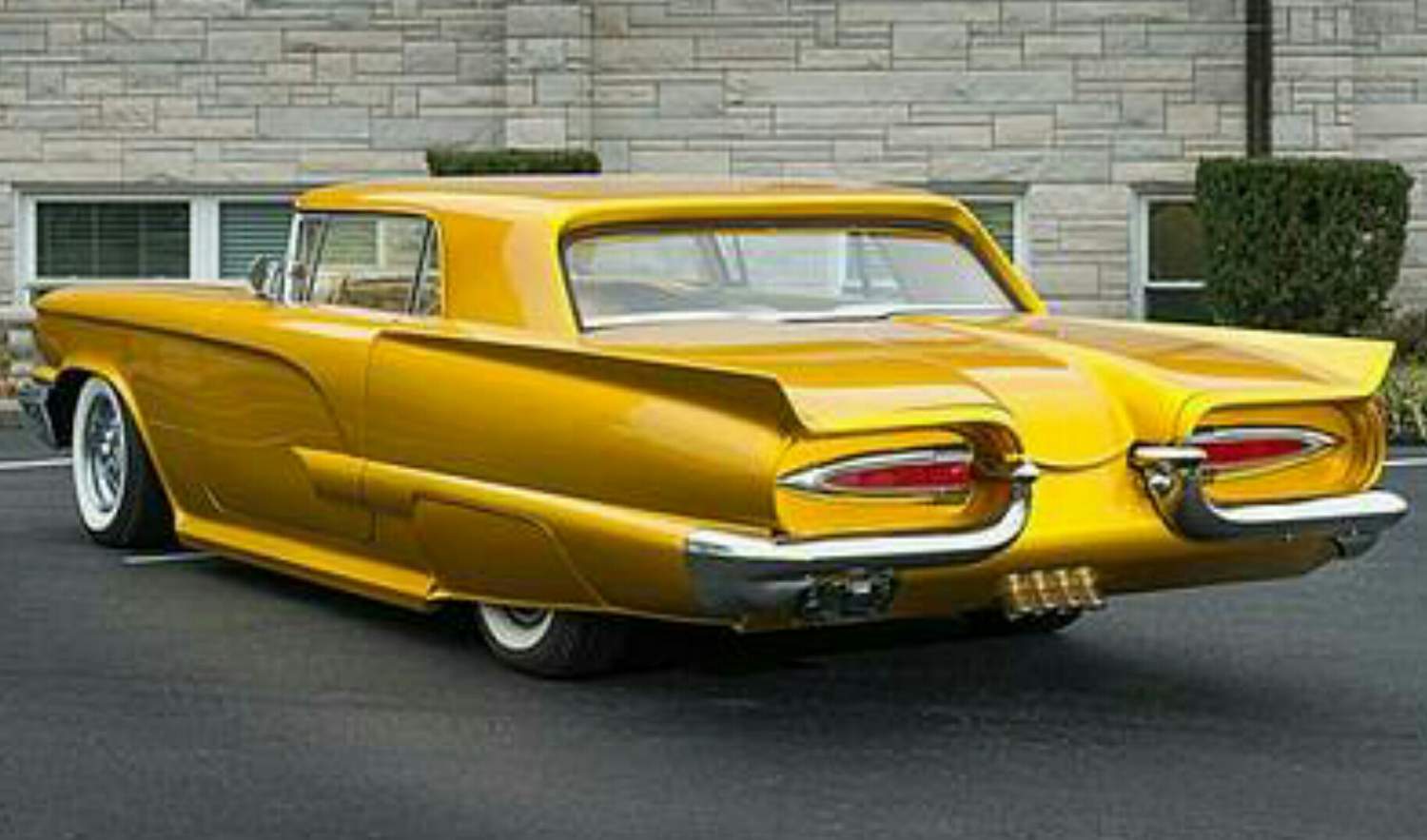 Solve 59 T-Bird! Bandit... jigsaw puzzle online with 84 pieces