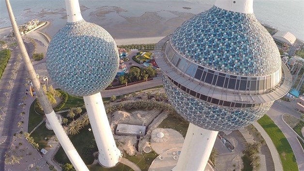 Solve Kuwait towers jigsaw puzzle online with 60 pieces
