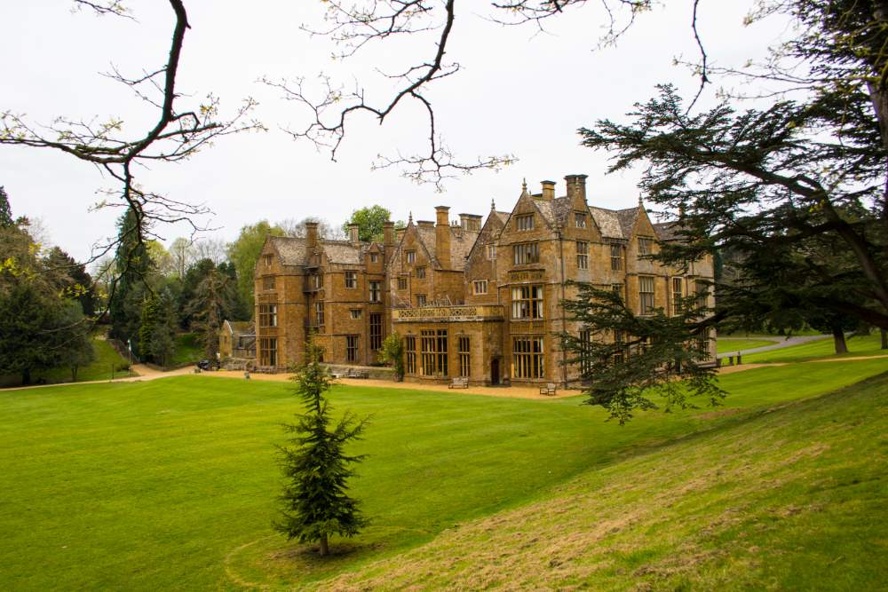 Solve Wroxton 21-04-2017 Wroxton Abbey now an American commercial ...