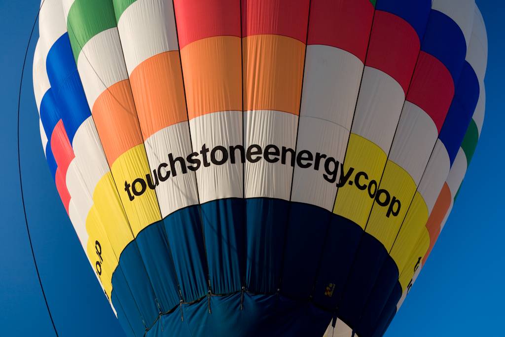 Solve Touchstone Energy Balloon jigsaw puzzle online with 260 pieces