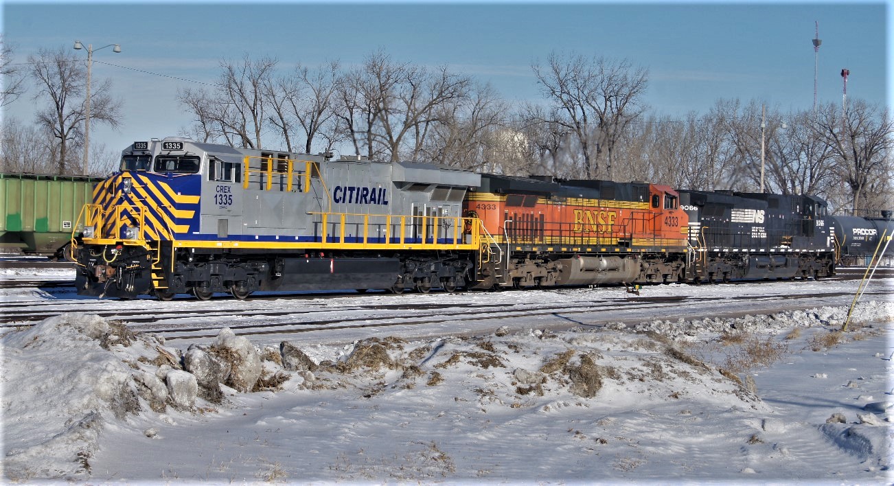 Solve CREX 1335-BNSF 4333- NS9066 jigsaw puzzle online with 153 pieces