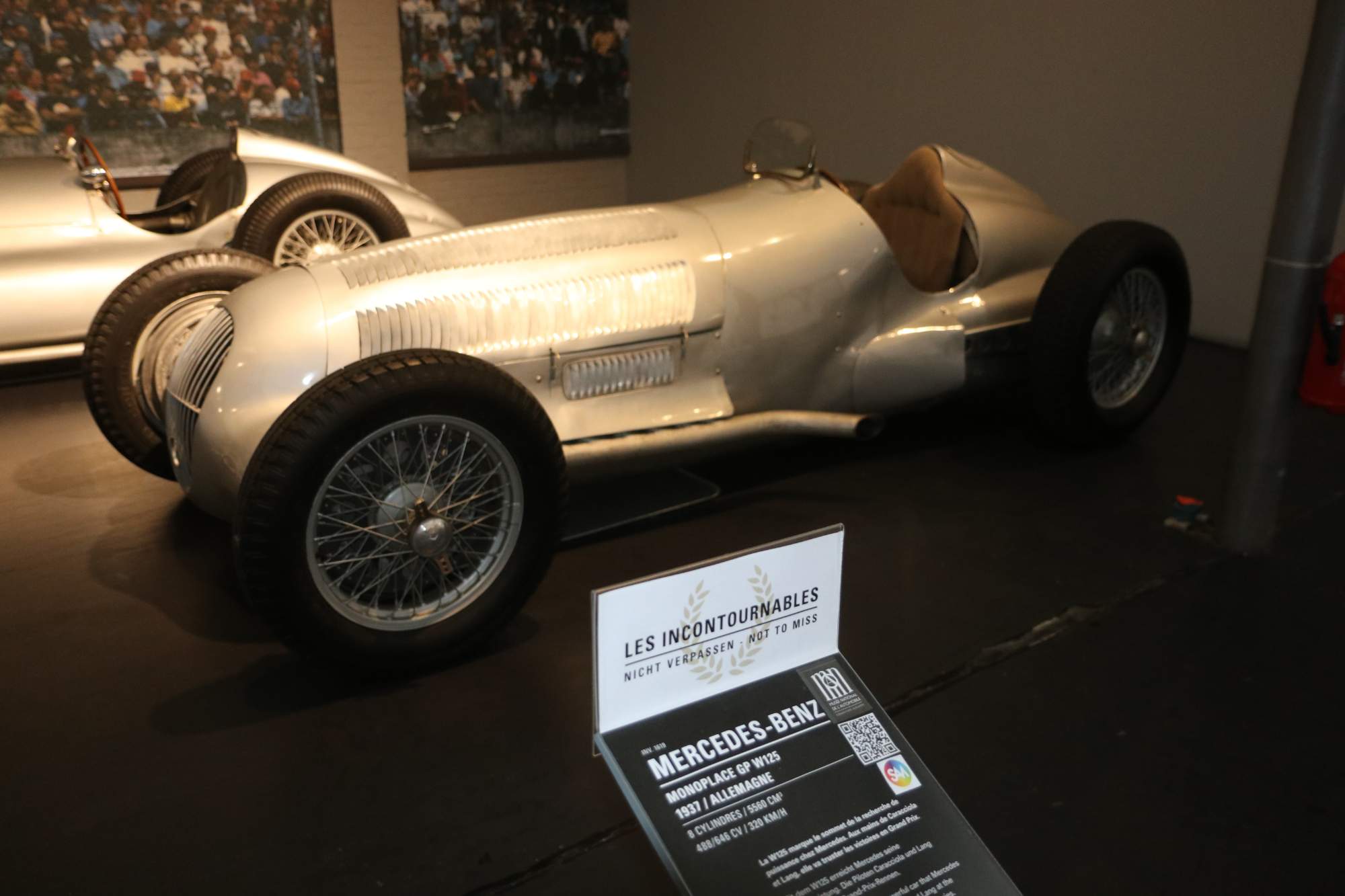 Solve Mercedes-Benz "W125" - 1937 jigsaw puzzle online with 216 pieces
