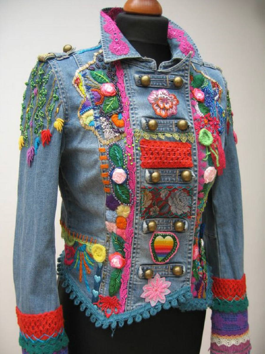 Solve Upcycled Jacke, Wearable Art jigsaw puzzle online with 252 pieces