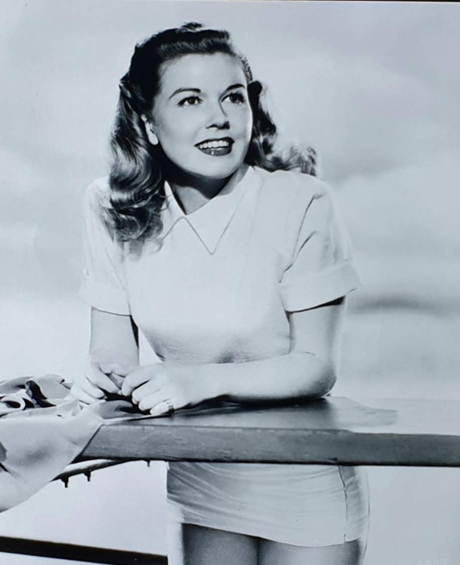 Solve BE MINE TONIGHT 1964 jigsaw puzzle online with 30 pieces