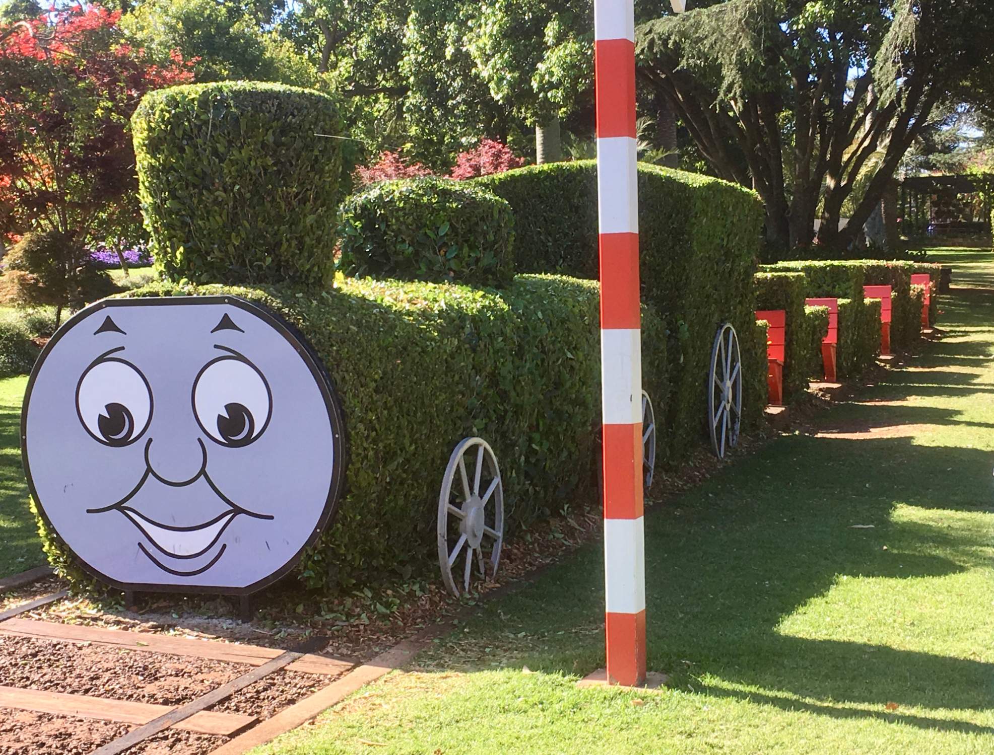 Solve Thomas the Tank Engine jigsaw puzzle online with 520 pieces