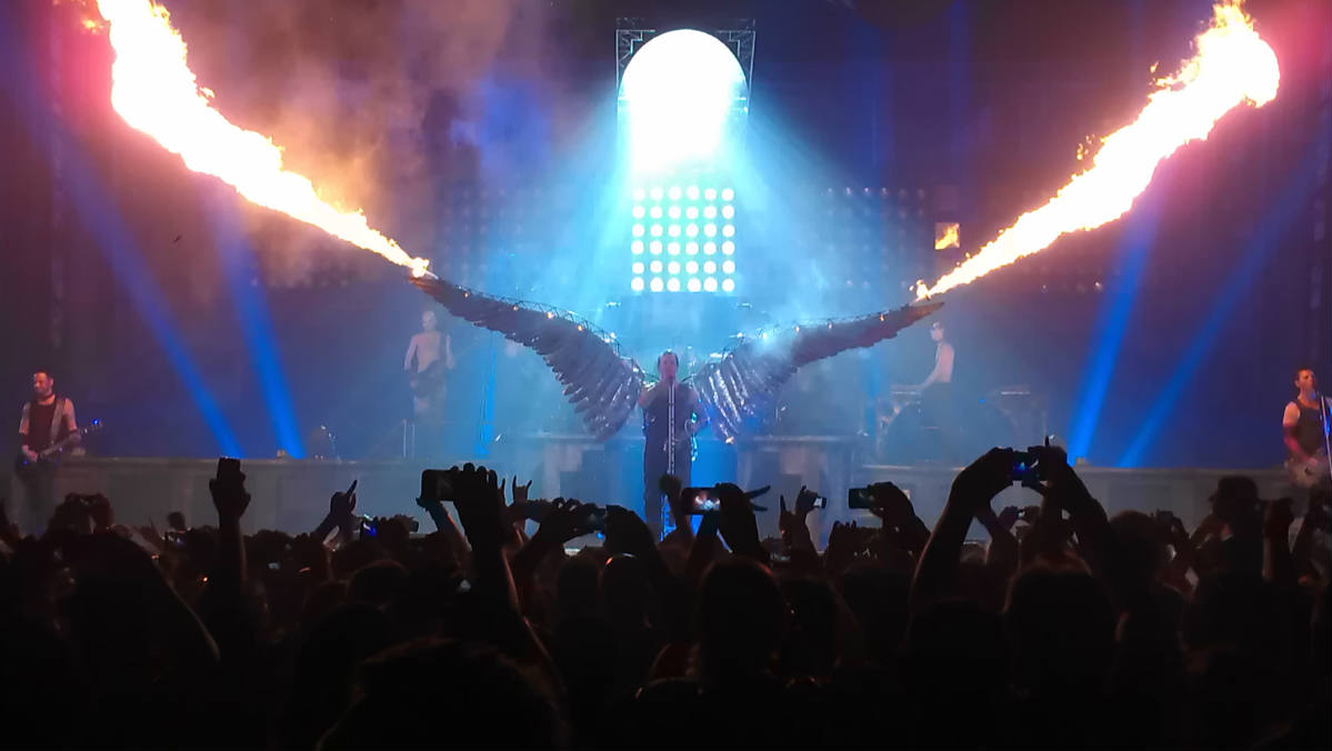 Solve Rammstein jigsaw puzzle online with 60 pieces