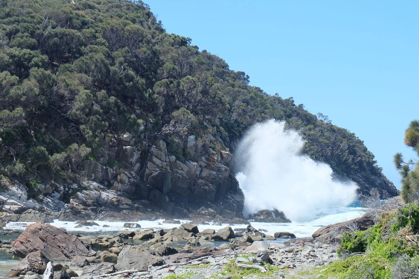 Solve Wave power! jigsaw puzzle online with 117 pieces