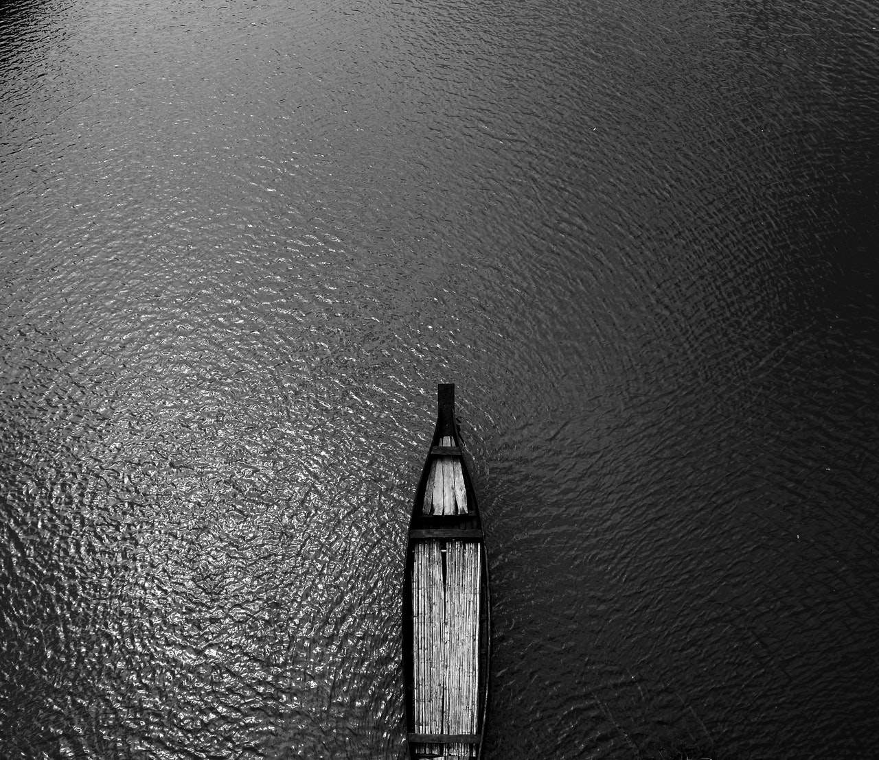 Solve Aerial B W View Of A Longboat In Water Jigsaw Puzzle Online With 