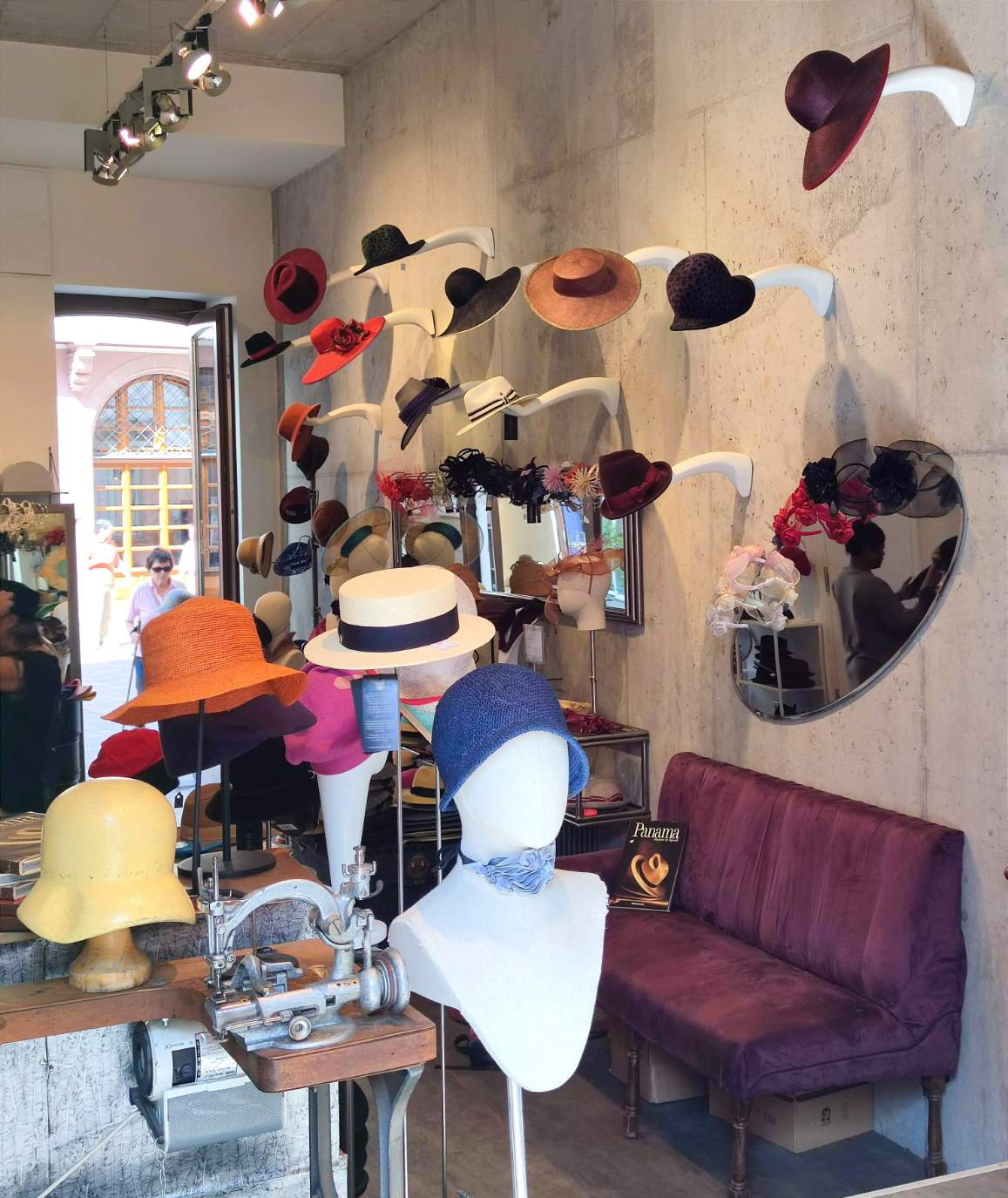 Solve Hats jigsaw puzzle online with 99 pieces