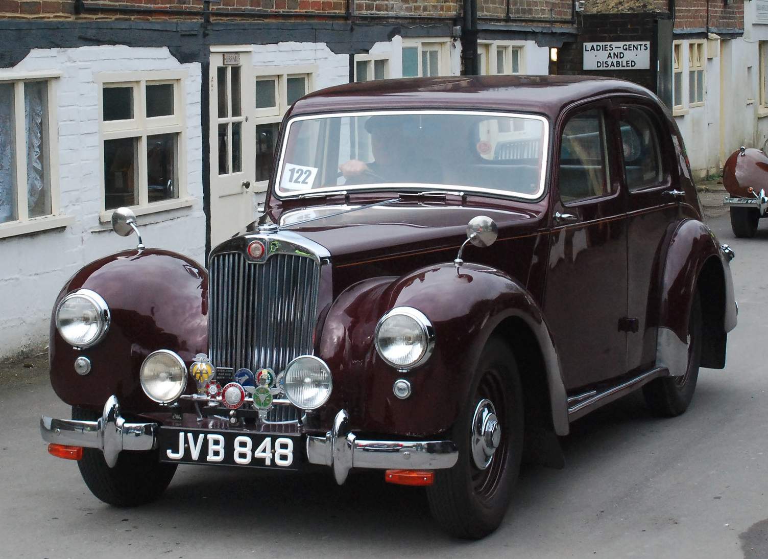 Solve Lea Francis "14HP" four light saloon - 1950 jigsaw puzzle online ...