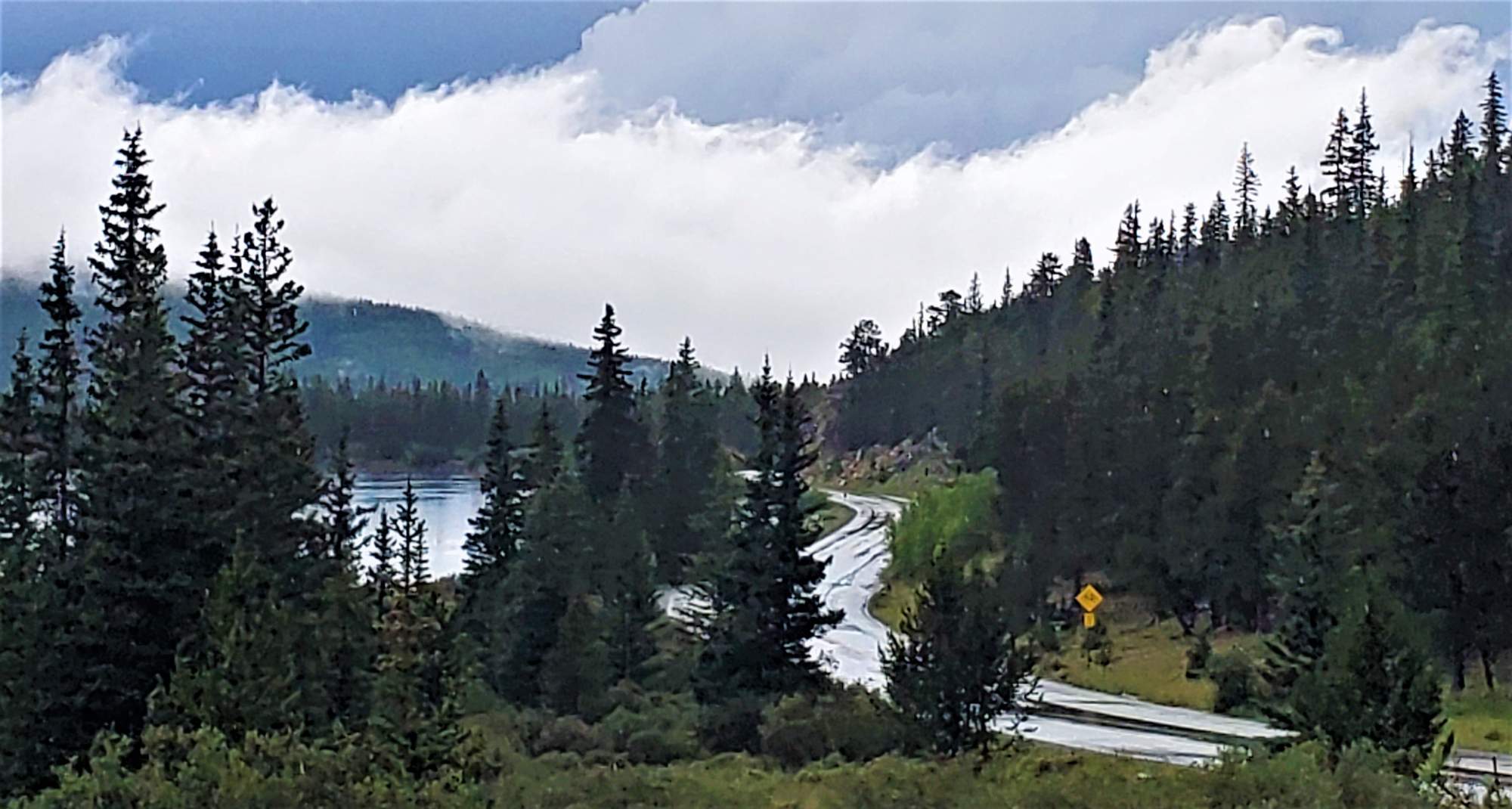 Solve Colorado mountains road. jigsaw puzzle online with 144 pieces