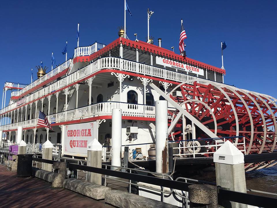 Solve The riverboat jigsaw puzzle online with 130 pieces