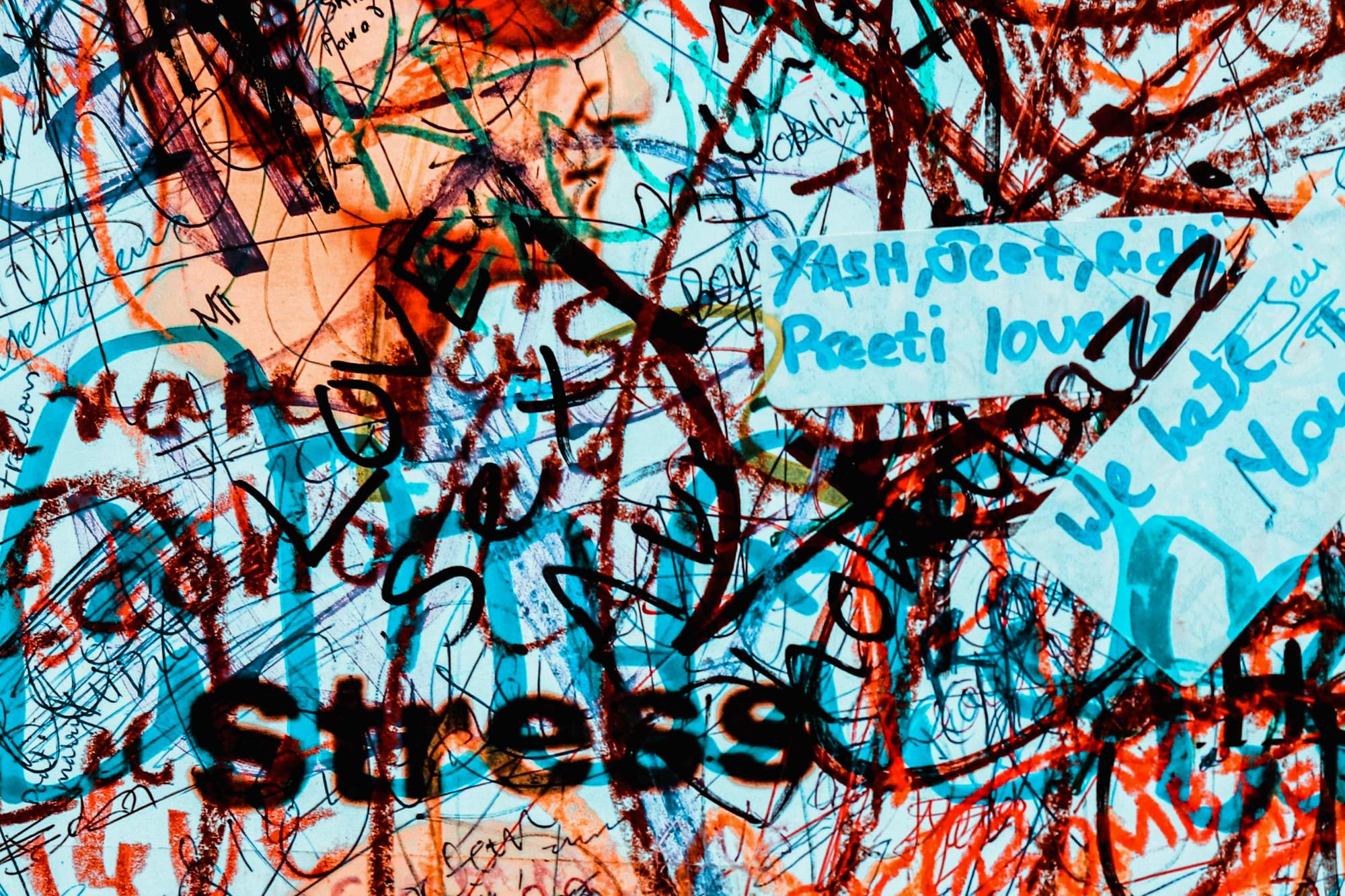 Solve Graffiti (very hard) jigsaw puzzle online with 551 pieces