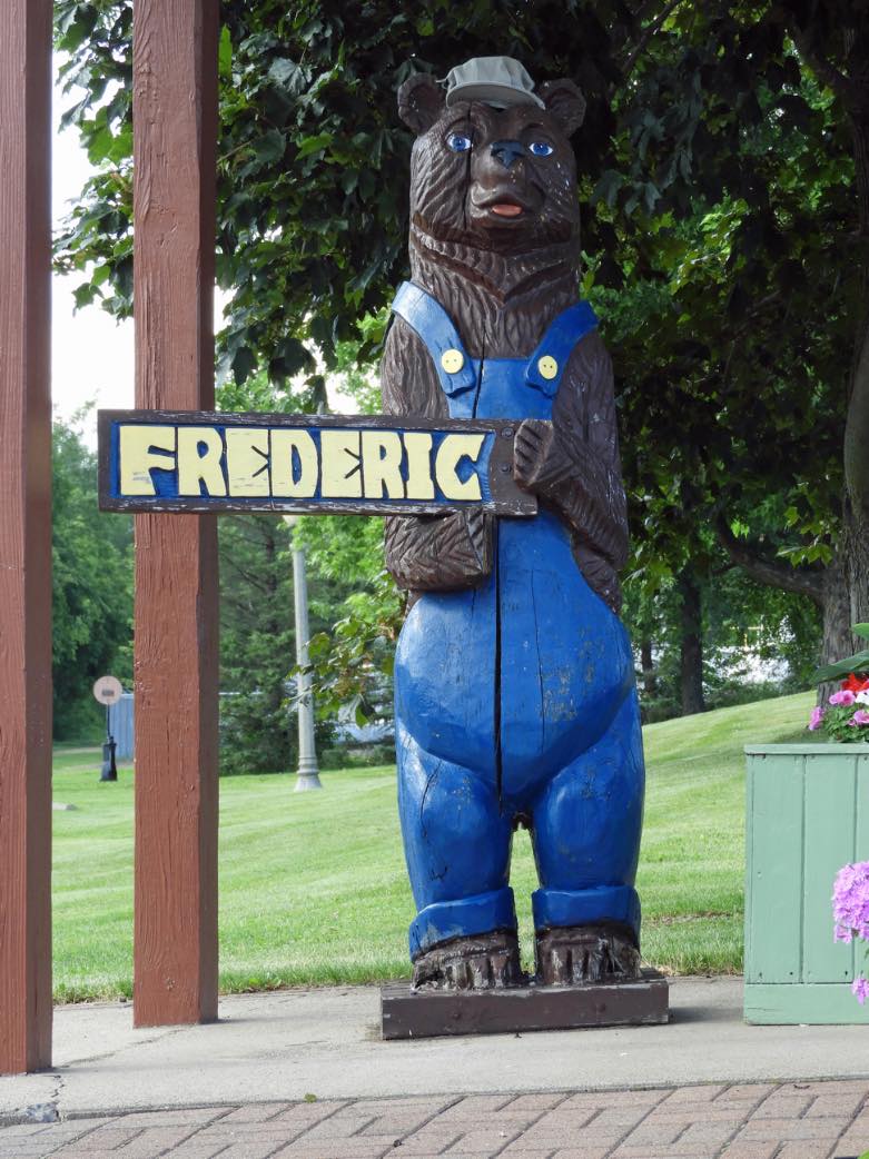 Solve Frederic, Wisconsin jigsaw puzzle online with 20 pieces