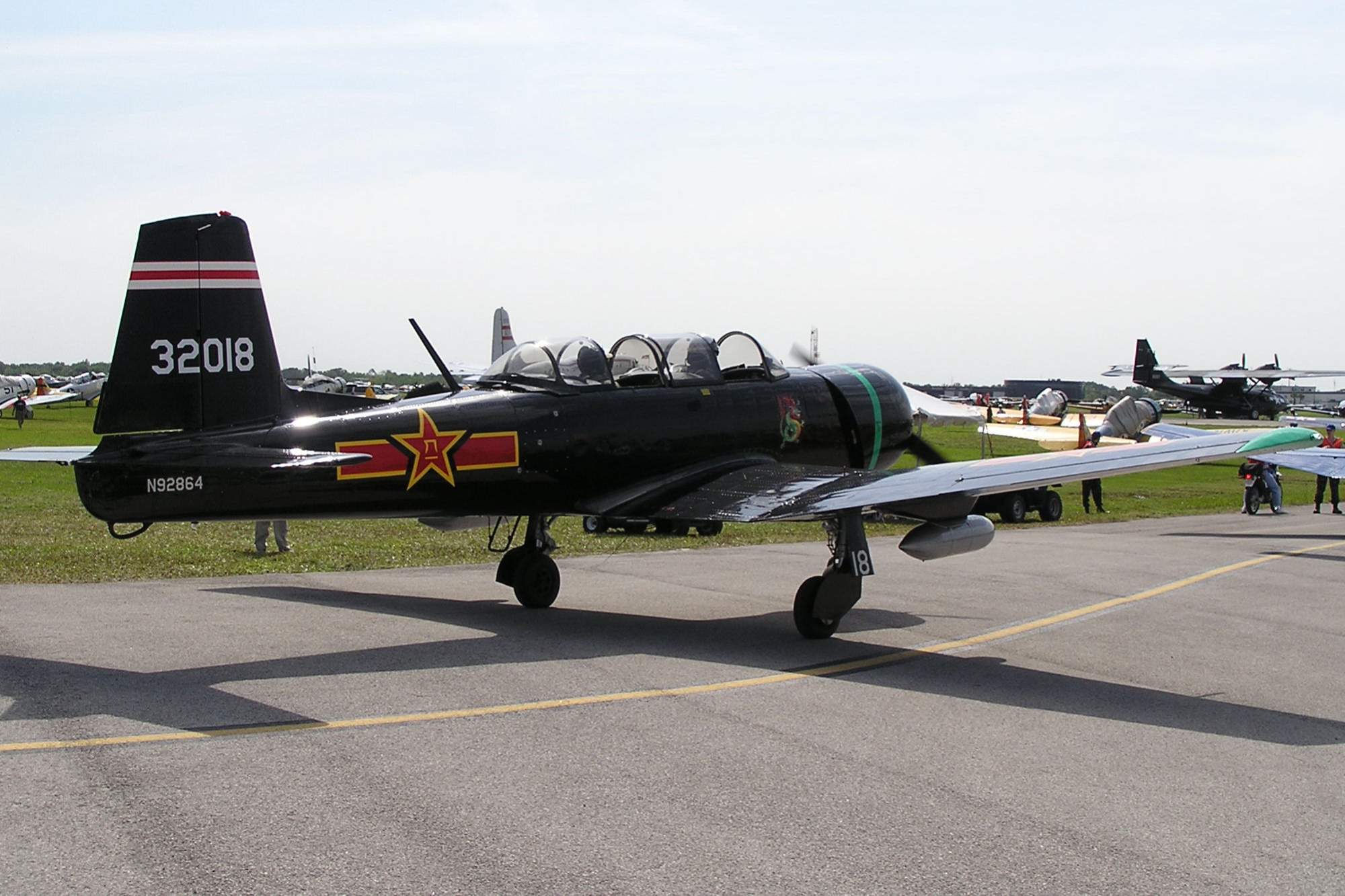 Solve Nanchang CJ-6A Chujiao N92864 jigsaw puzzle online with 216 pieces