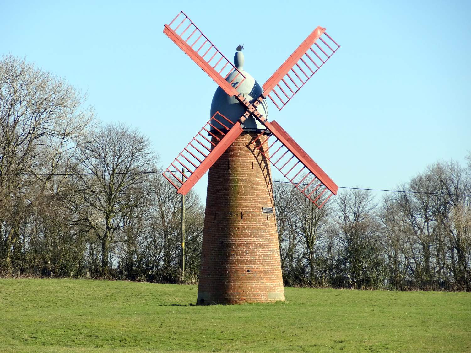 Solve Haigh Windmill (1) jigsaw puzzle online with 48 pieces