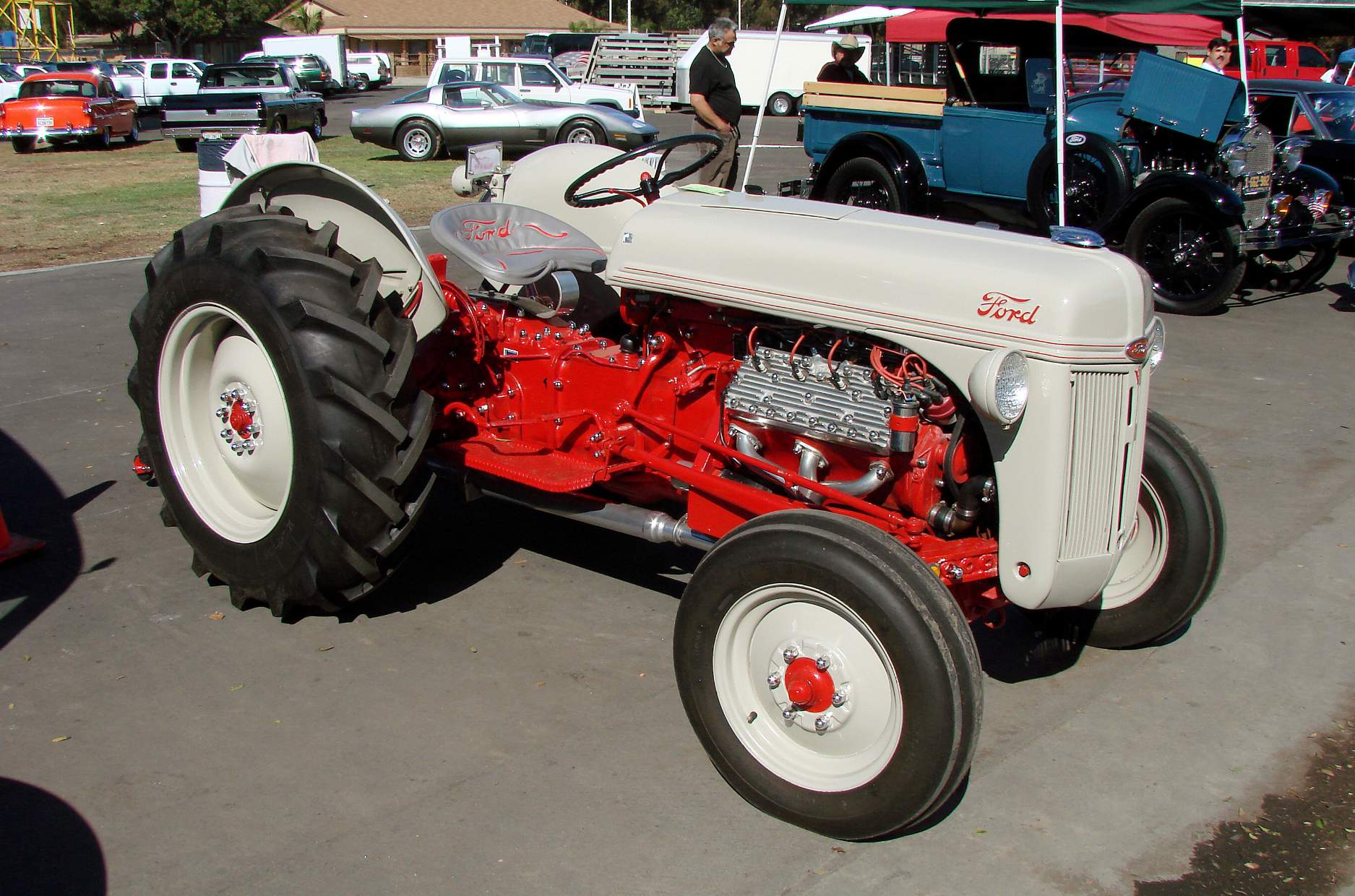 Solve Hot Rod Ford Tractor jigsaw puzzle online with 150 pieces