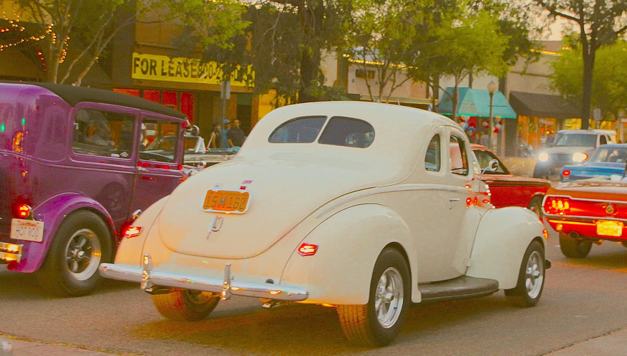 Solve Heavy traffic jigsaw puzzle online with 576 pieces