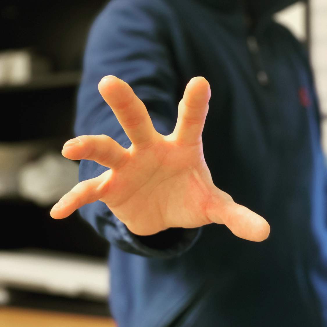 Solve Hand, ruka jigsaw puzzle online with 64 pieces