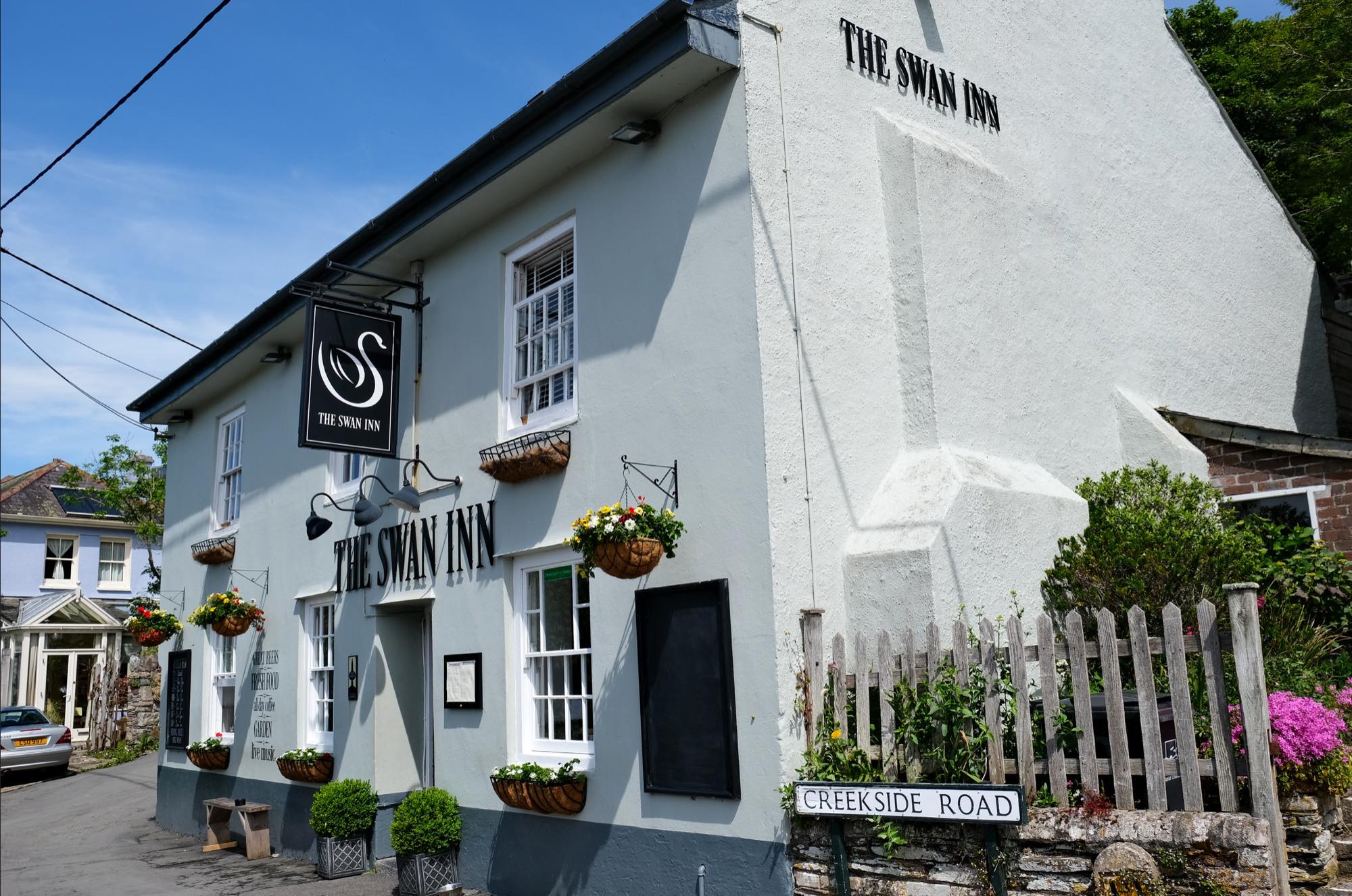 Solve The Swan Inn. Noss Mayo. South Devon. UK. jigsaw puzzle online ...