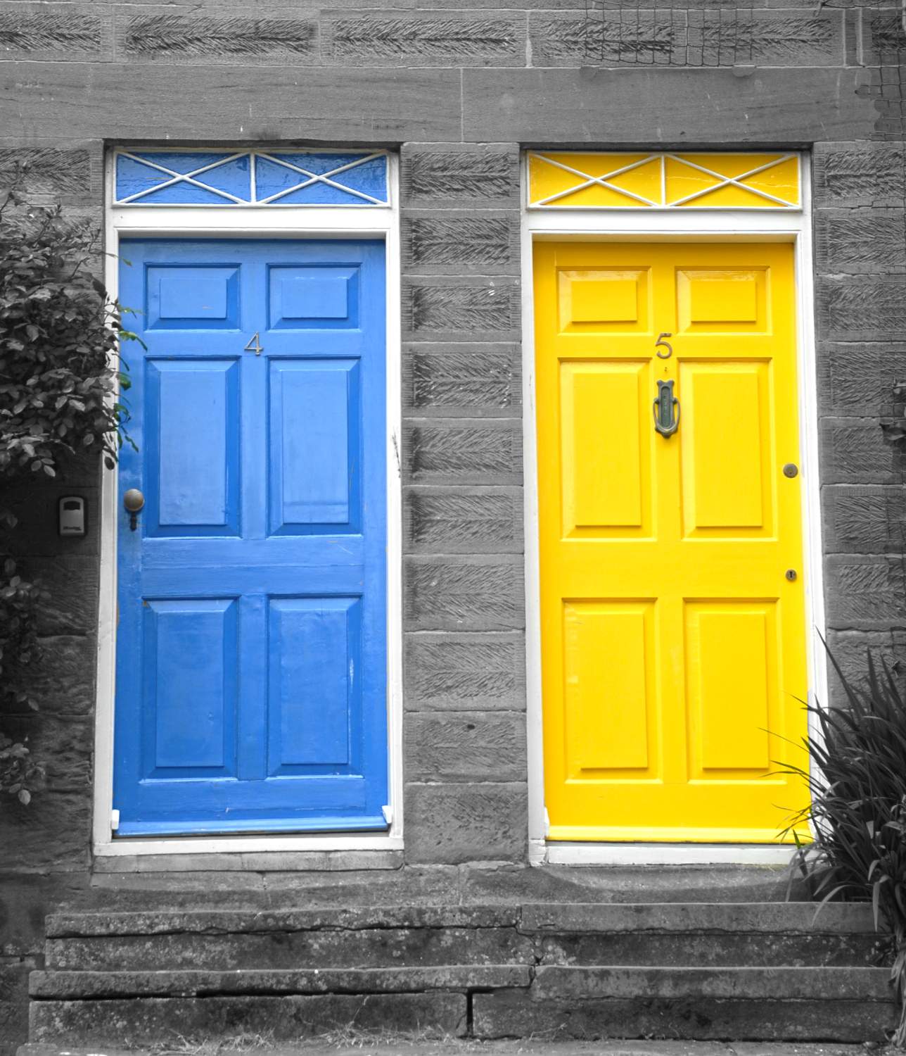 Solve Two Doors jigsaw puzzle online with 120 pieces