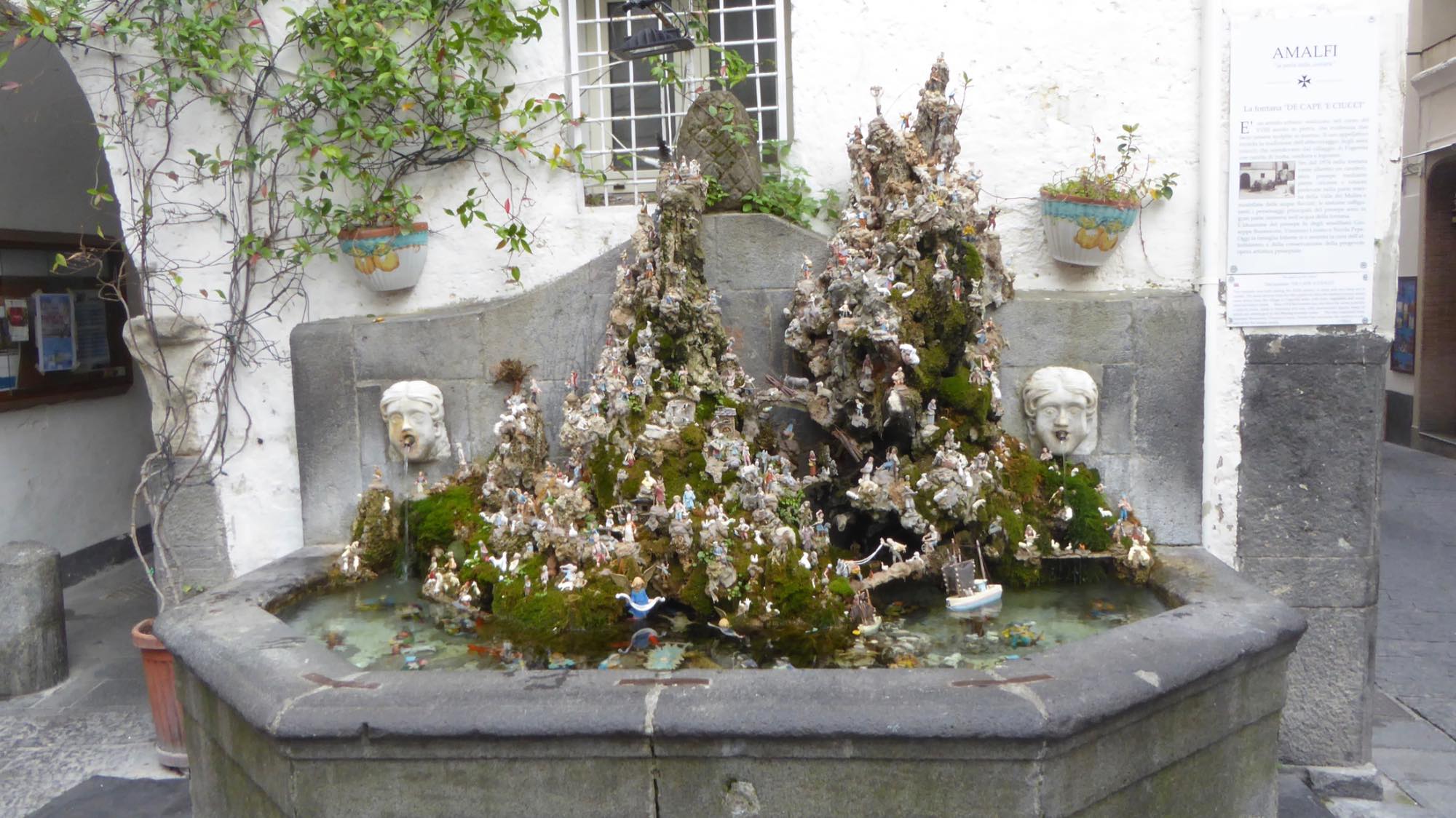 Solve Atrani, Italy jigsaw puzzle online with 153 pieces