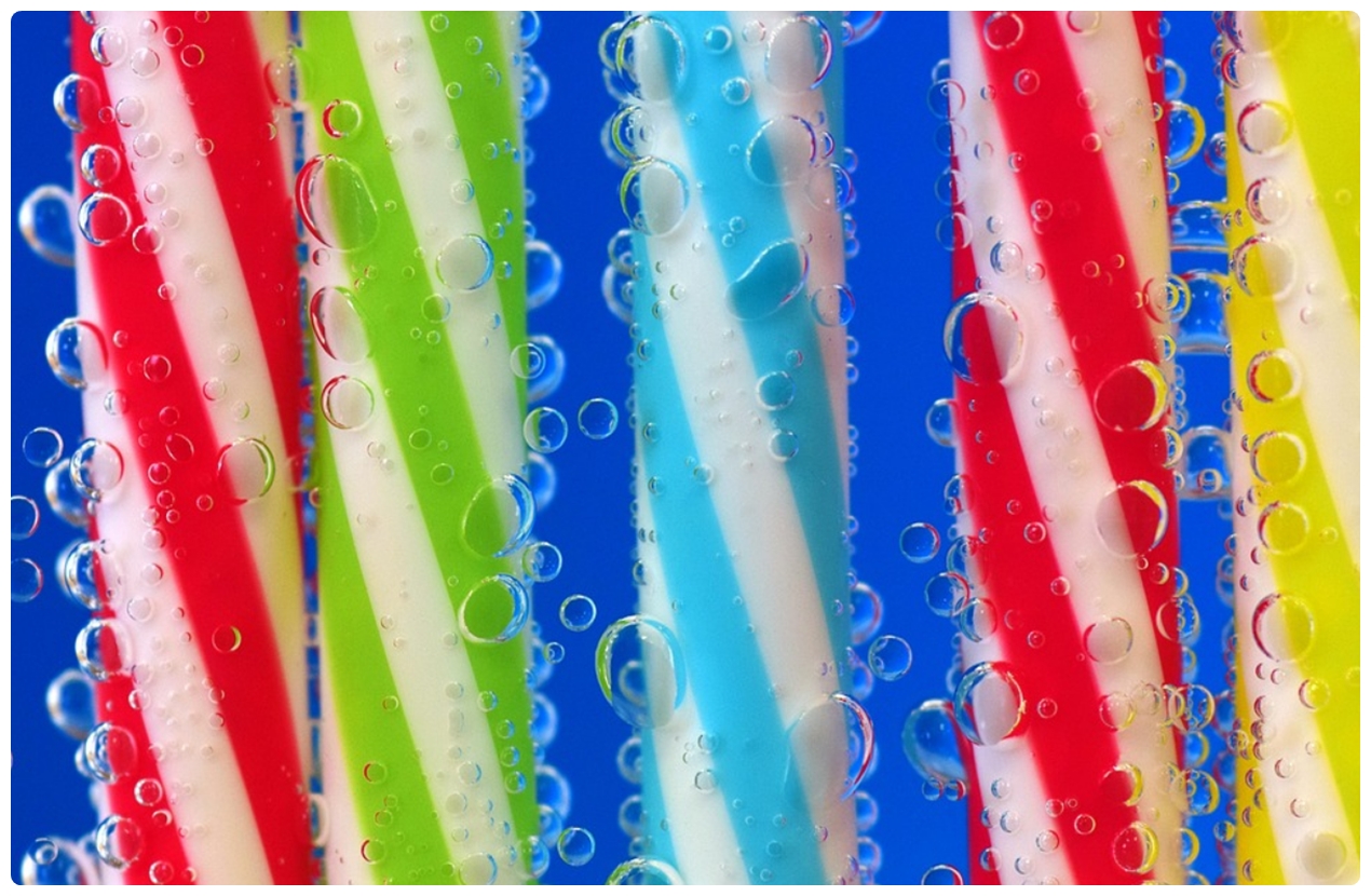 Solve Straws in a Fizzy Drink jigsaw puzzle online with 294 pieces