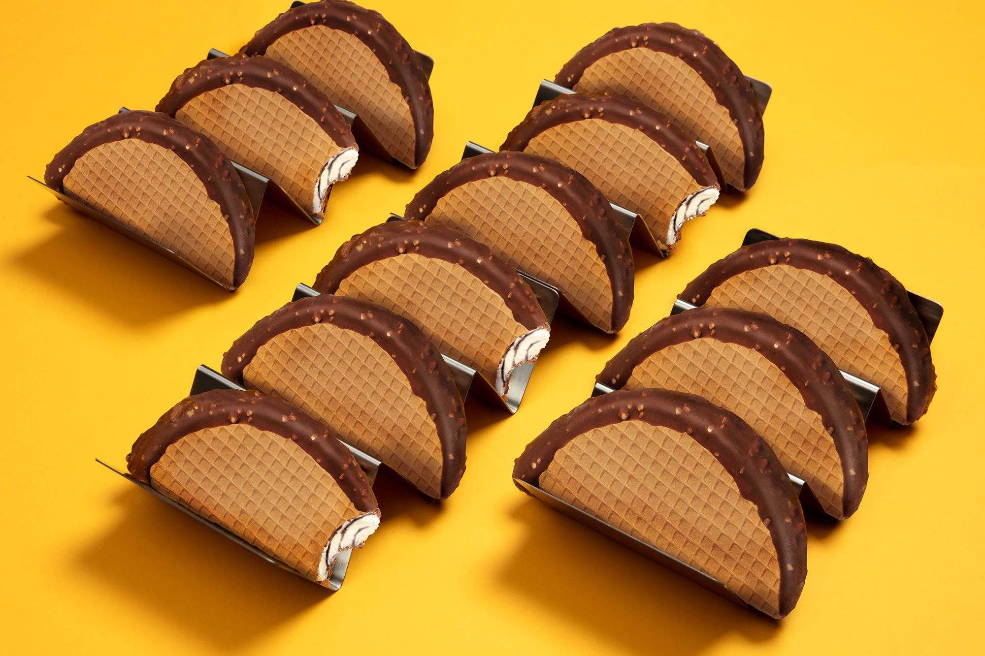 Solve adios choco taco !! jigsaw puzzle online with 600 pieces