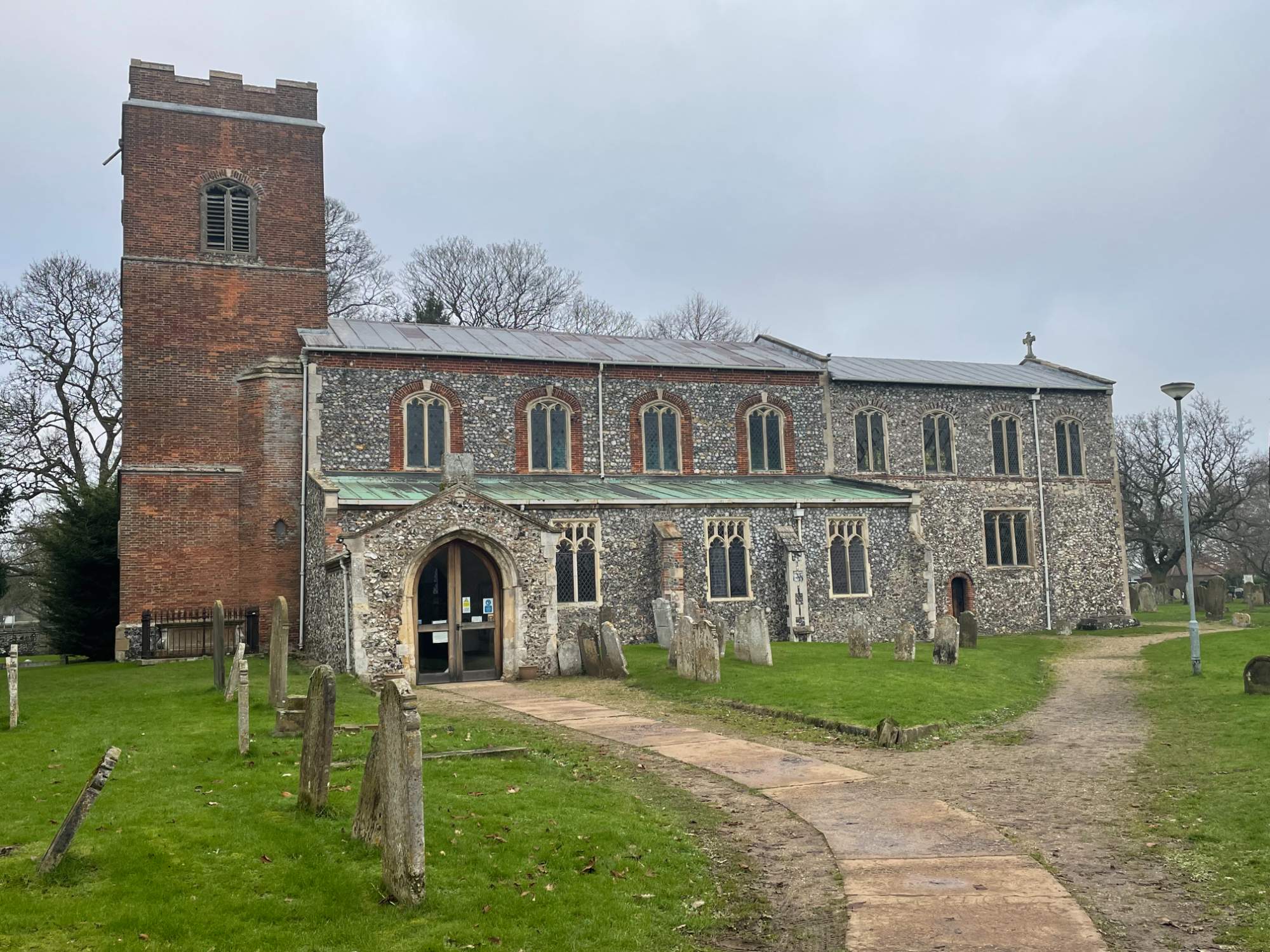 Solve Sprowston Church jigsaw puzzle online with 300 pieces