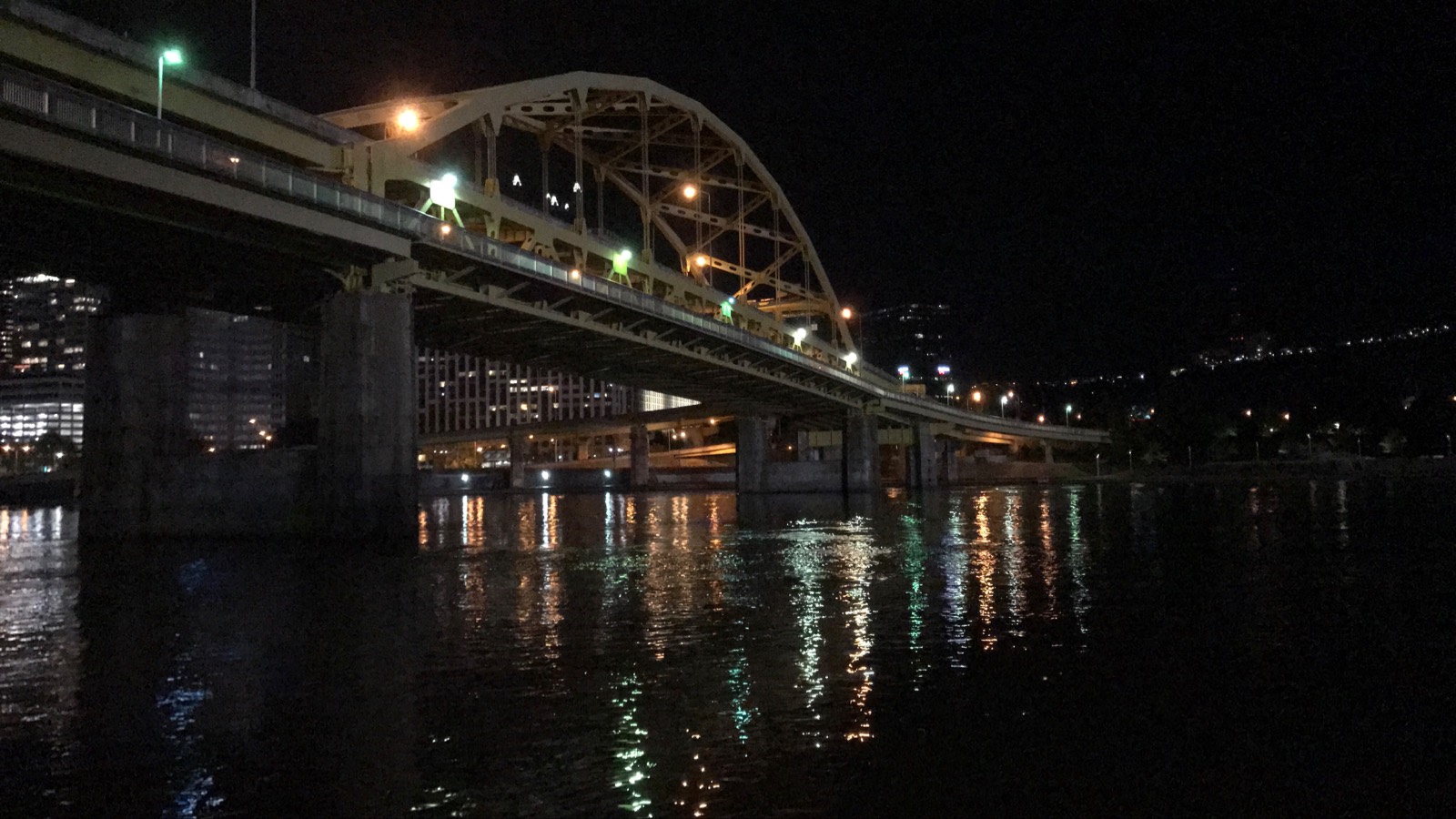 Solve Pittsburgh Strong jigsaw puzzle online with 390 pieces